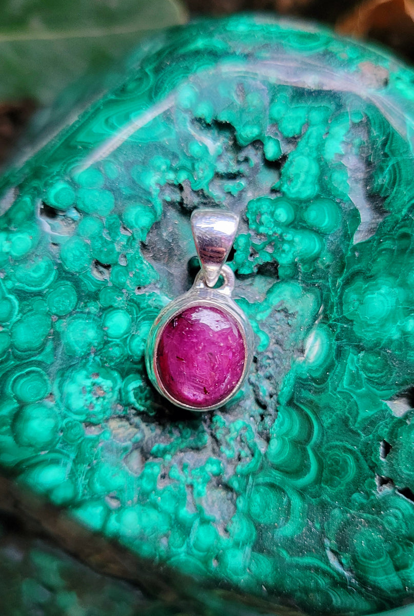 Star Ruby Pendant – Cosmic Delights